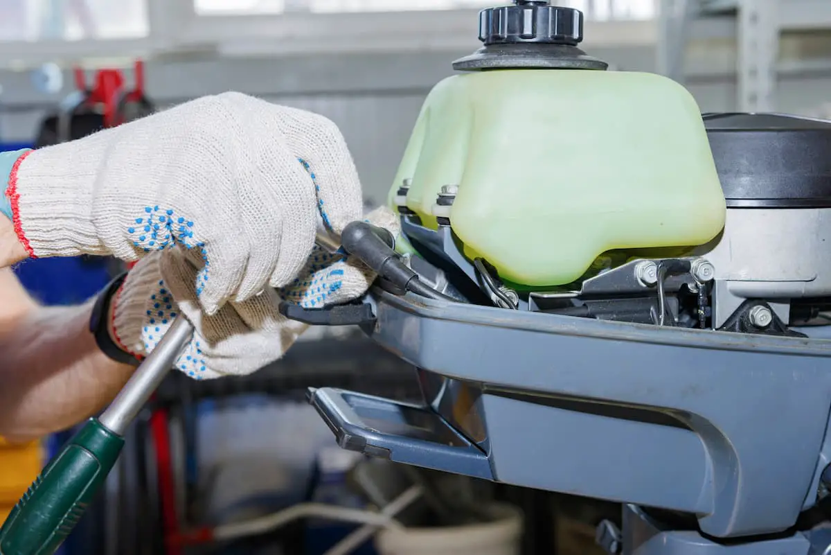 How To Start an Outboard Motor That’s Been Sitting (Fast!) - WaterCraft 101